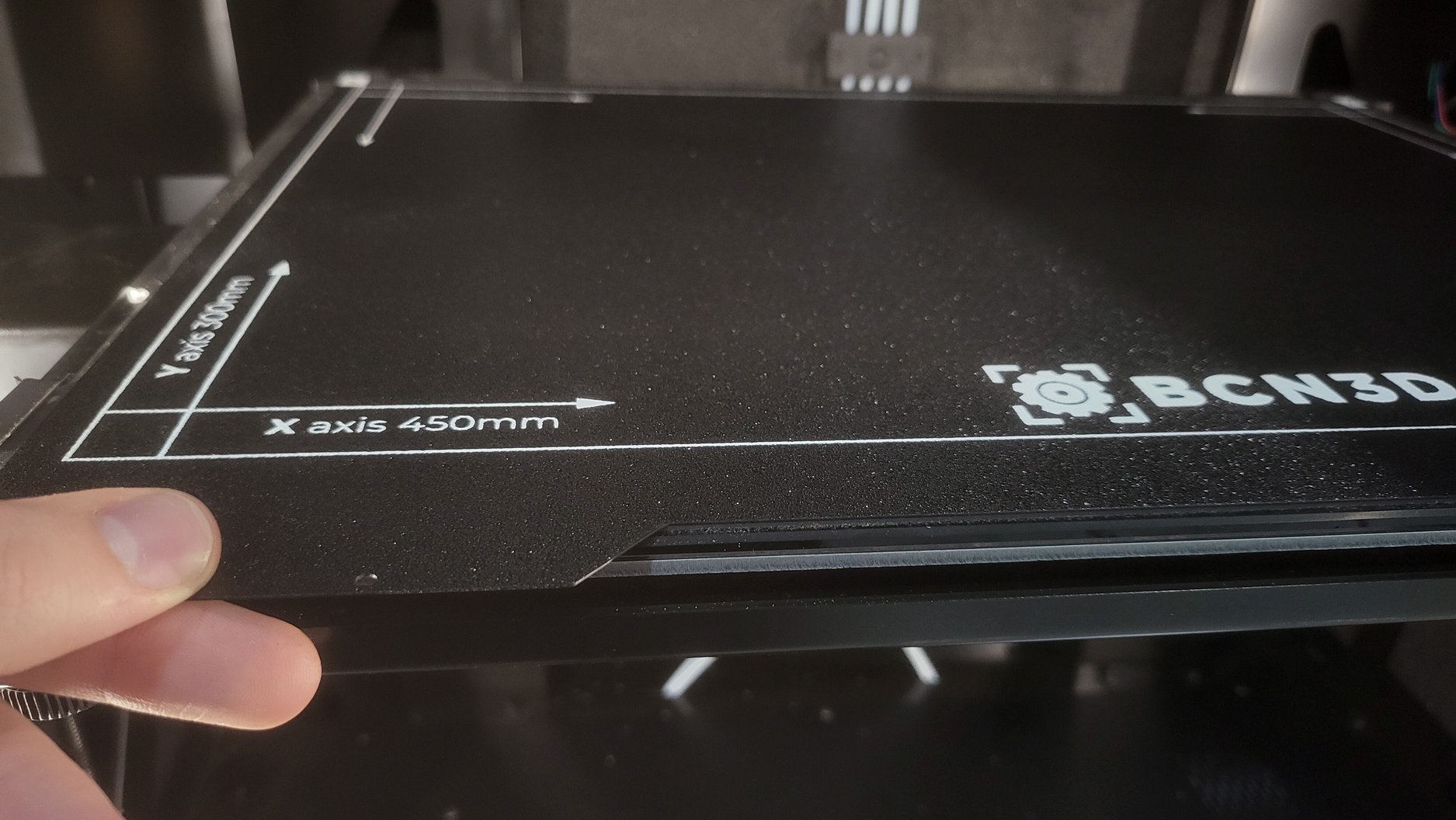 How to install the Printing surface assembly and flexible buildplate ...